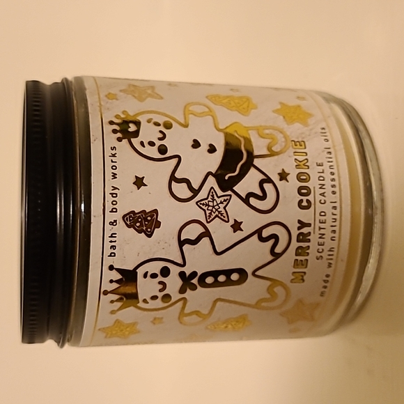 Bath & Body Works | Accents | Bath Body Works Merry Cookie Wick Candle ...
